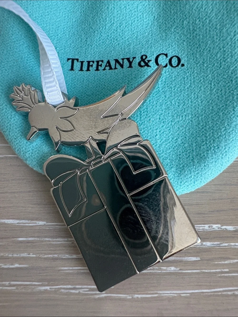 Tiffany & Co. | Jewelry | Tiffany Co Silver Robin On Gift Brooch With ...